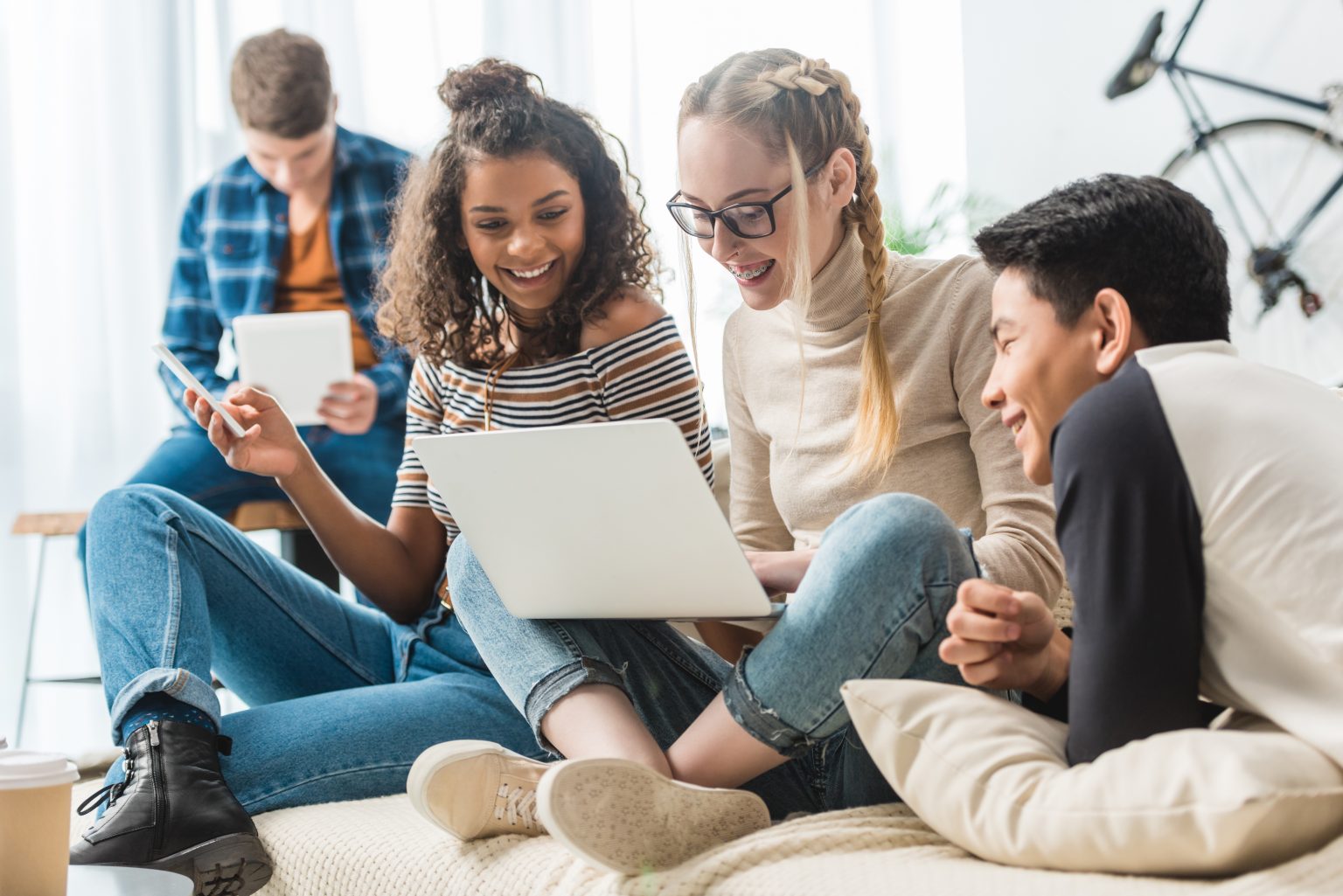 The Positive Effects of Social Media on Kids and Teens The Positive Effects of Social Media on Kids and Teens